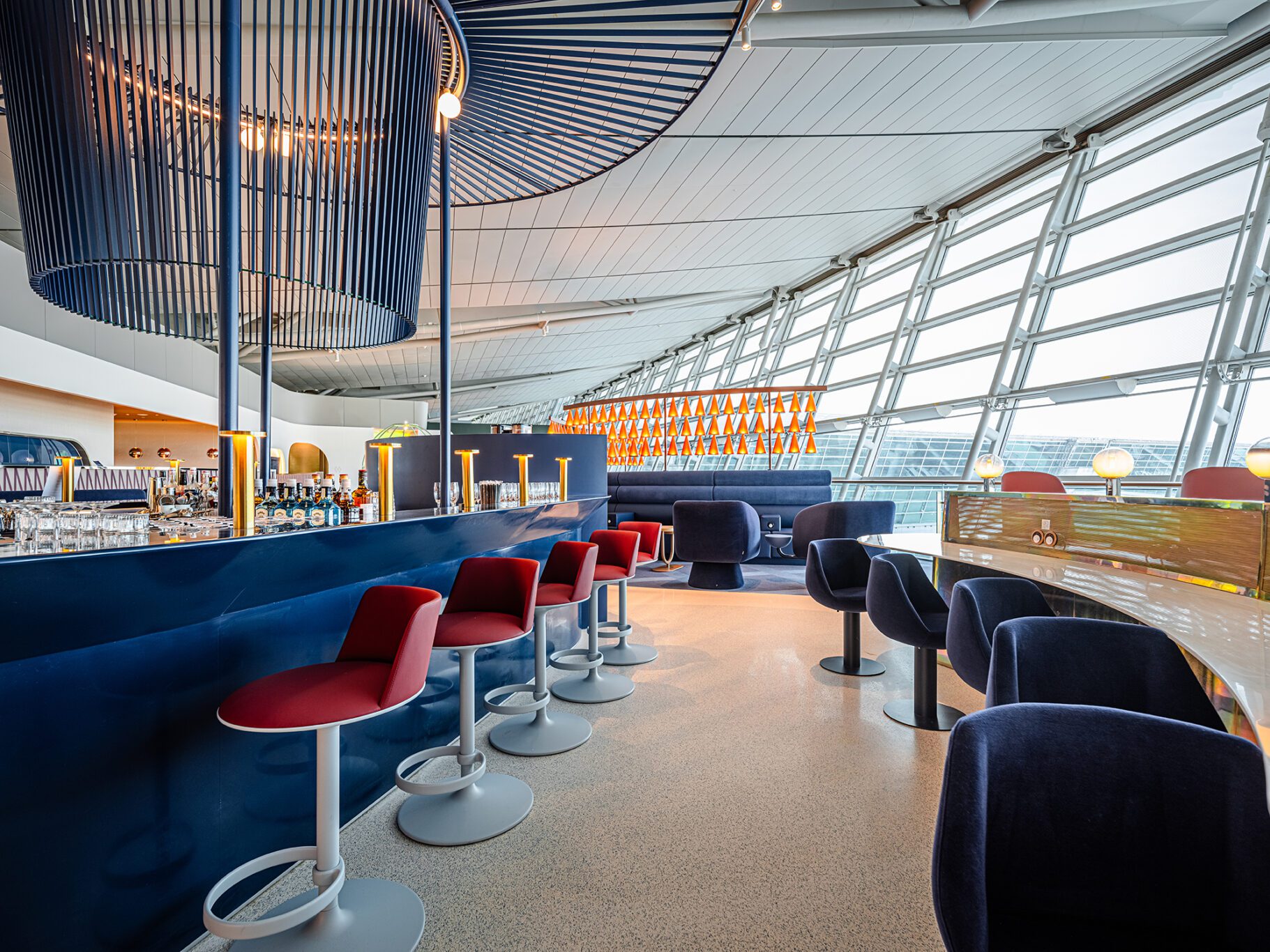 Inside the First-Ever Oneworld Airport Lounge
